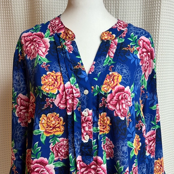 The Pioneer Woman | Tops | The Pioneer Woman Floral Blouse With Ruffled ...